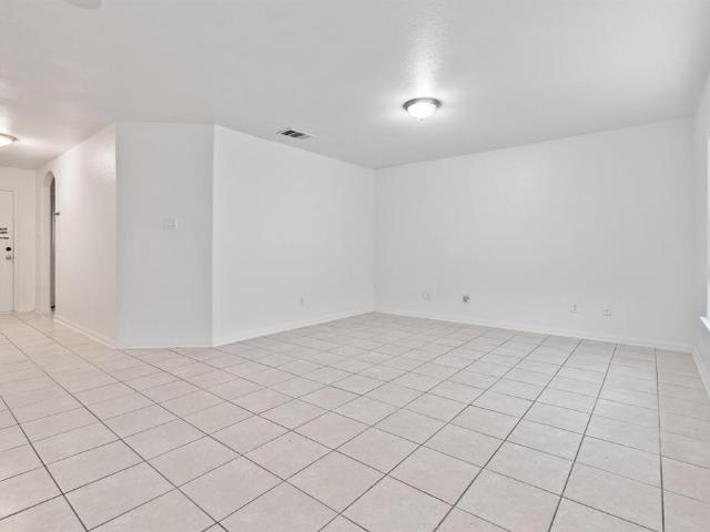 600 Noble Grove Ln, Fort Worth, TX 76140 | MLS #21210