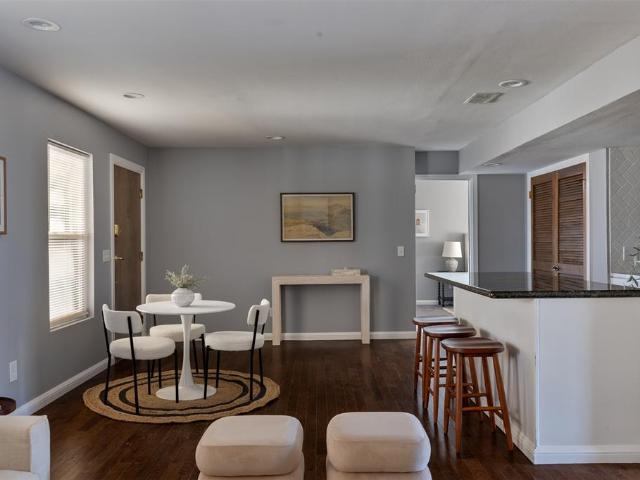 600 NW 4th Street # 313N