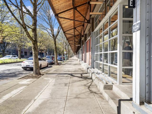 600 nw naito pkwy # e
