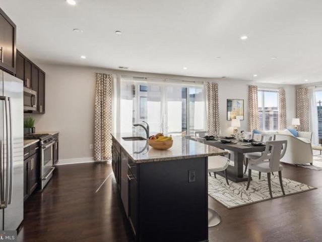 600 S 24th St #310, Philadelphia, PA 19146