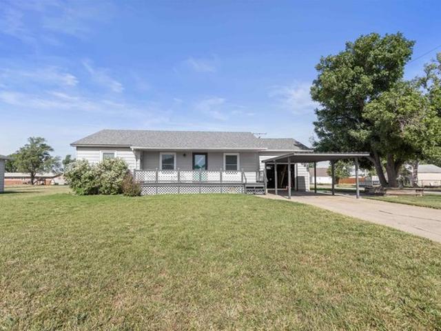 600 S 3rd St, Bushton, KS 67427