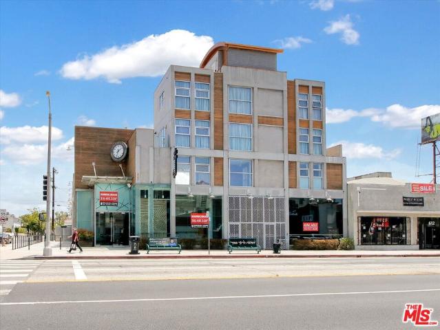 600 S La Brea Avenue 3