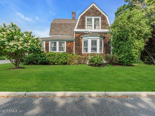 600 Saint Clair Avenue