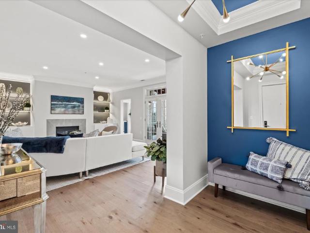600 Second Street # 402