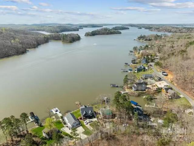 600 SHORELINE RD, NEW LONDON, NC 28127 Single Family Residence.