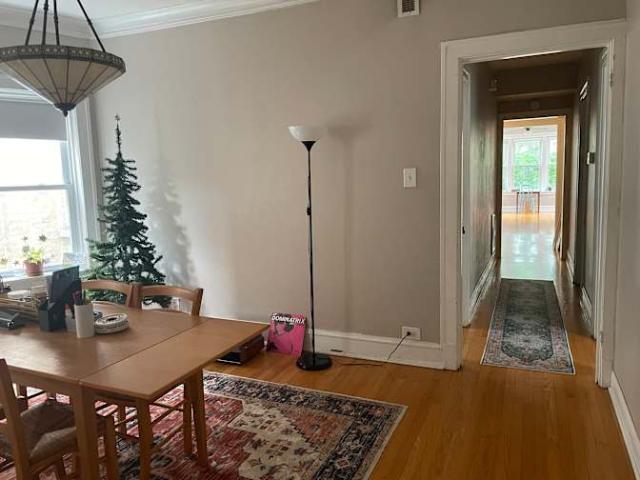 $600 Spacious 3 bedroom apartment in Rogers Park