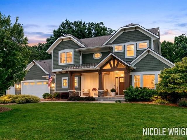 600 Stonehill Ct, Grandville, MI 49418