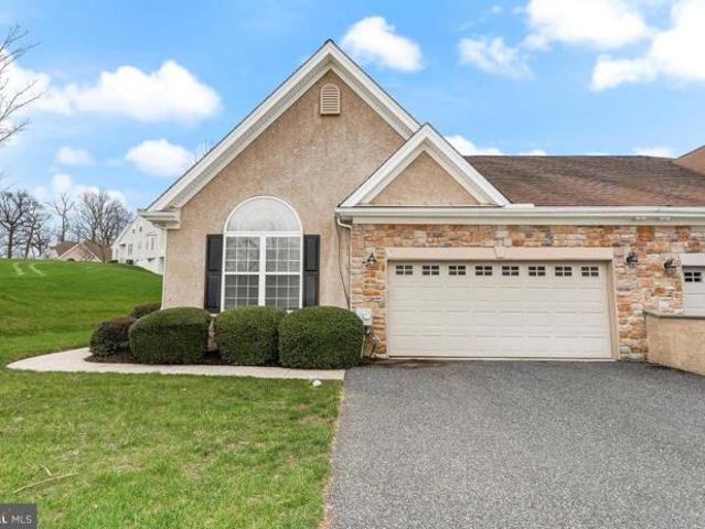 600 Strawbridge Ln, West Grove, PA 19390