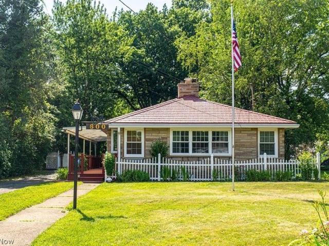 600 Sunrise View Dr, Wooster, OH 44691