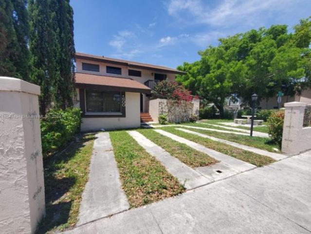 600 SW 89th Ct, Miami, FL 33174