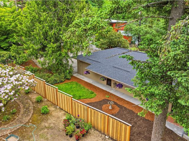 600 sw viewmont dr