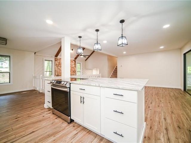 600 Ponderosa Ct, Fayetteville, GA 30214