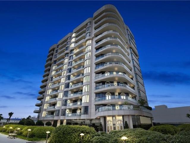 600 Port of New Orleans Pl Apt 12A, New Orleans, LA 70130