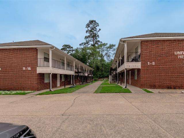 600 Palm St, Unit 13, Huntsville, TX 77340 | MLS #85831 | Compass