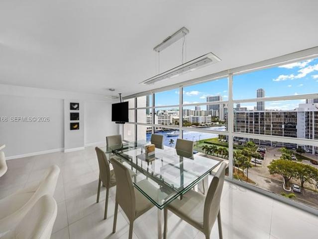 600 Parkview Dr Apt 1114, Hallandale Beach, FL 33009
