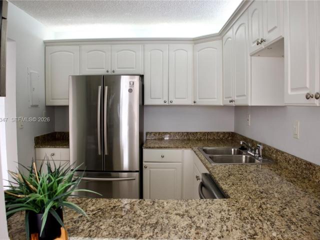600 Parkview Dr Unit 305, Hallandale Beach, US, FL