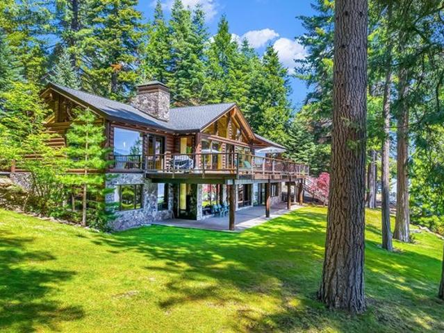 600 Peninsula Dr, Lake Almanor, CA 96137