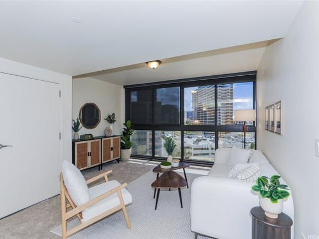 600 Queen St Apt 809, Honolulu, HI 96813