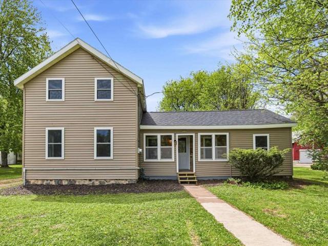 600 Royalton St, Waupaca, WI 54981