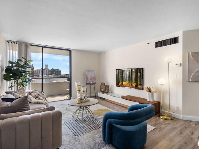 600 W 9th Street 1216