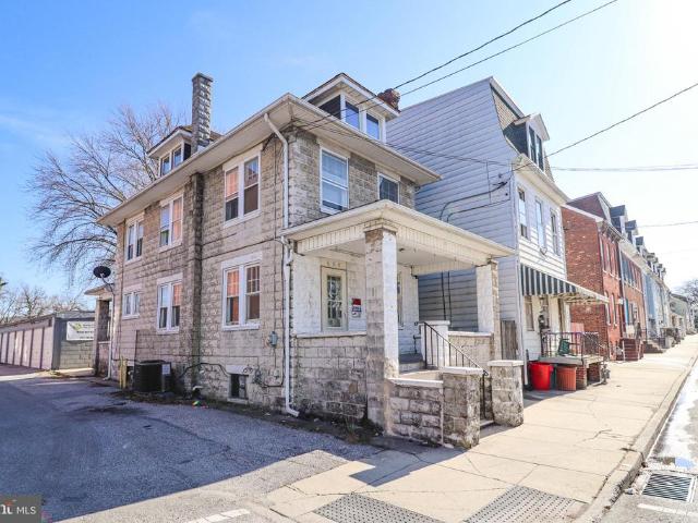 600 W College Avenue