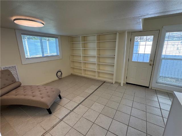 600 W Dexter Drive Apt A