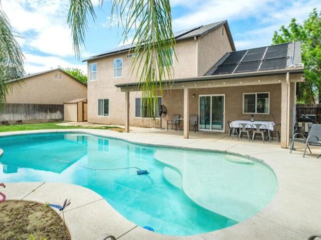 600 W Lake St, Kingsburg, CA 93631