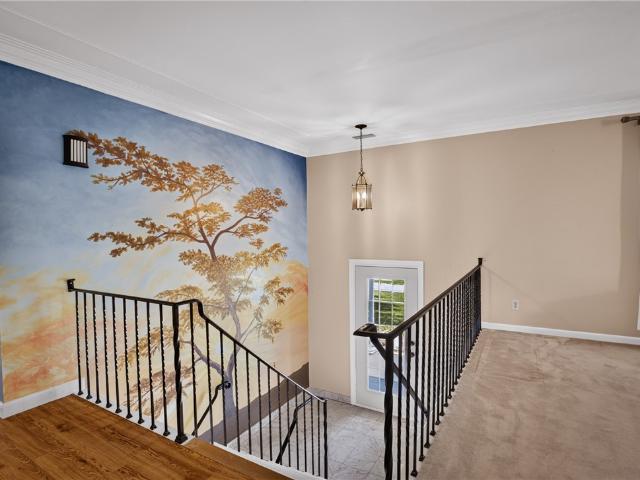 600 W Lincoln Ave