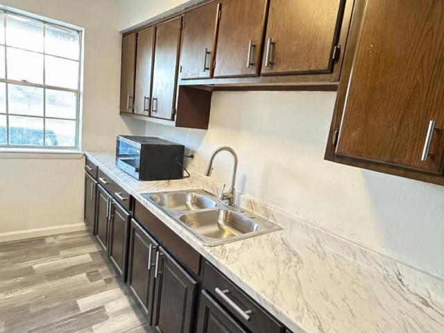 600 W Mimosa Street