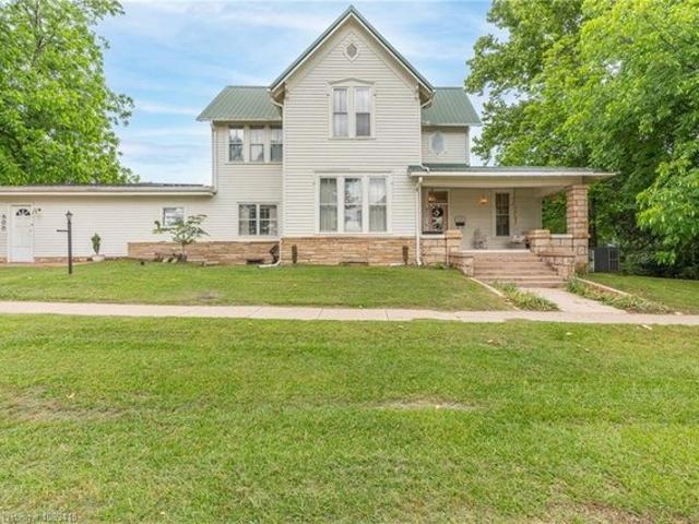 600 W River St, Ozark, AR 72949