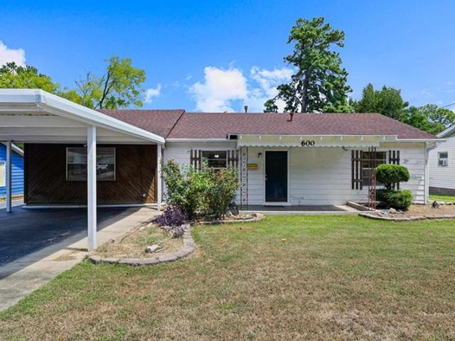 600 Waggoner St, Longview, TX 75604