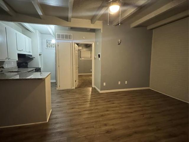 600 Westwood Drive # B4
