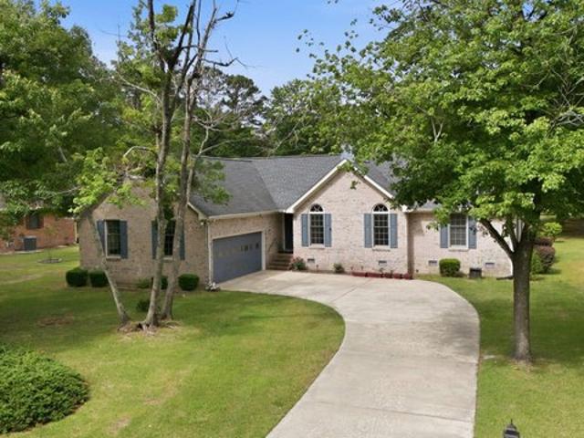 600 Winged Foot Ct, New Bern, NC 28562