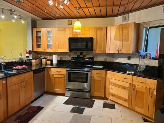 600 Uno Lago Dr, Unit 302, Juno Beach, FL 33408 | MLS #A11877