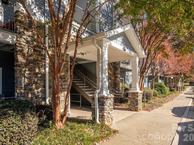 600 Vista Lake Dr Apt 4, Candler, NC 28715