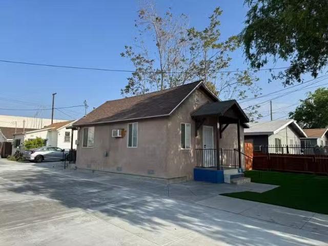 60140329 230 N Inez St