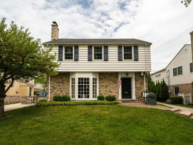 6014 N Kent Ave, Whitefish Bay, WI 53217