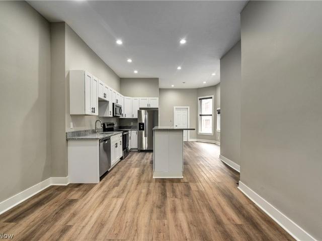 6014 Franklin Boulevard 1