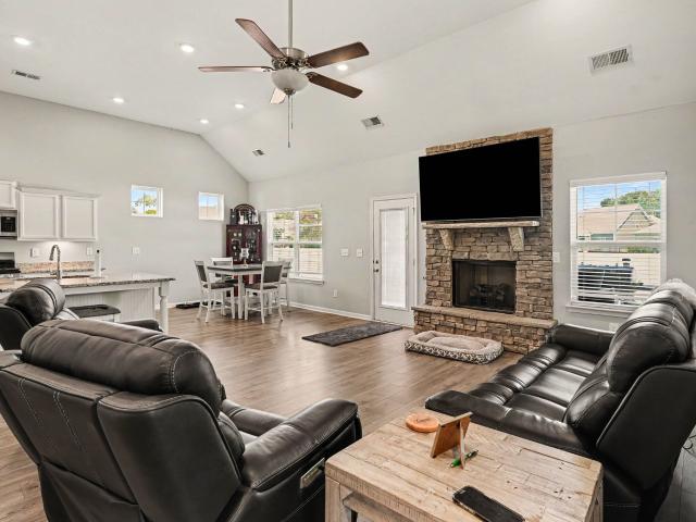 6014 Venable Ct