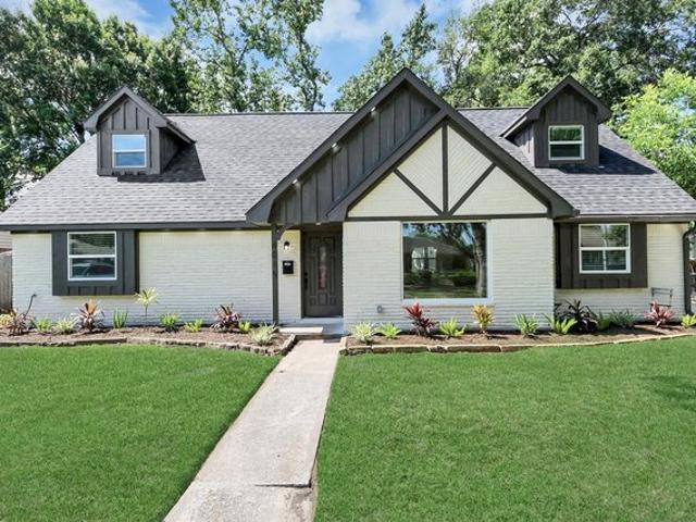 6015 McKnight St, Houston, TX 77035