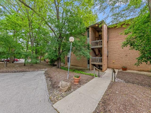 6015 Forest View Rd Apt 2A, Lisle, IL 60532