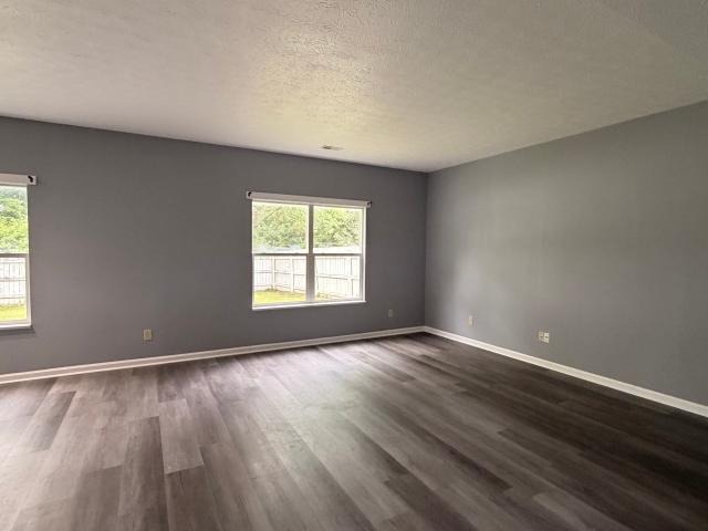 6015 Lakeside Manor Avenue