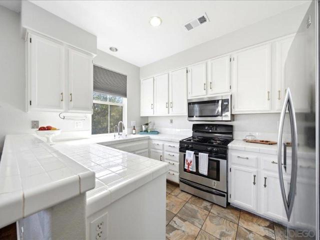 6015 Paseo Salinero