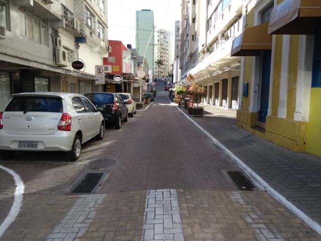 601/5 Quarto c/ banheiro privativo no CENTRO