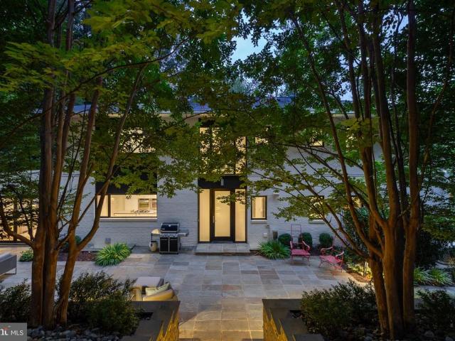 6016 Chesterbrook Road