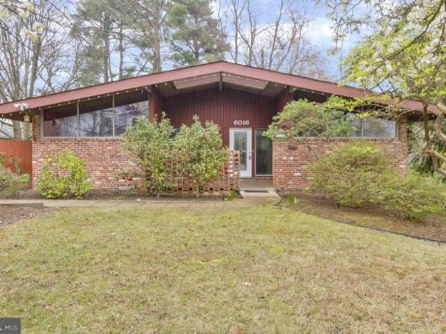 6016 Grosvenor Ln, Bethesda, MD 20814
