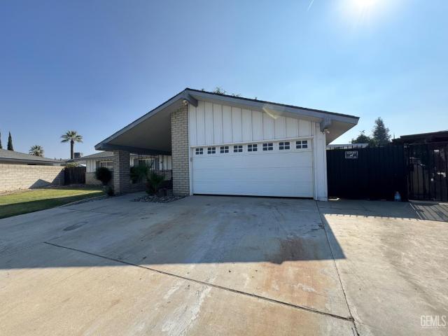 6017 Poso Court
