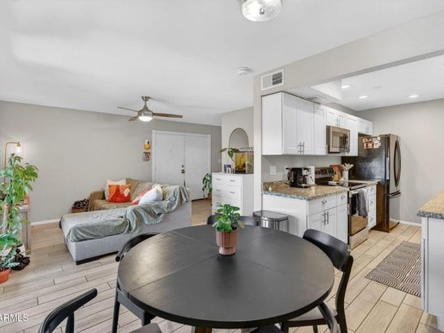 6017 W Golden Ln, Glendale, AZ 85302