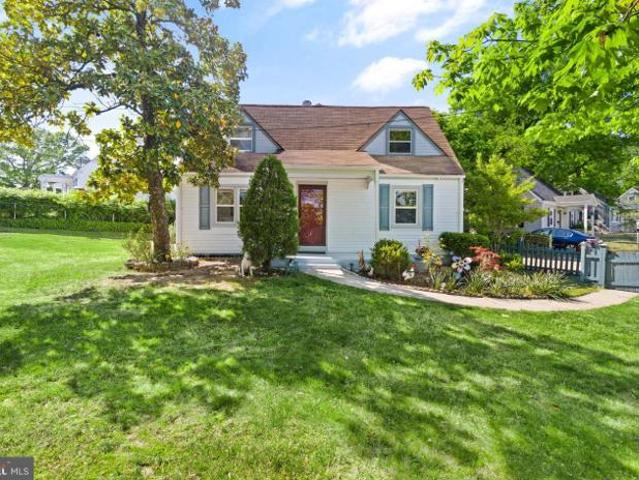 6018 Bangor Dr, Alexandria, VA 22303