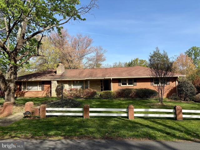 6018 Beech Tree Dr, Alexandria, VA 22310 | MLS #VAFX2301 | Compass